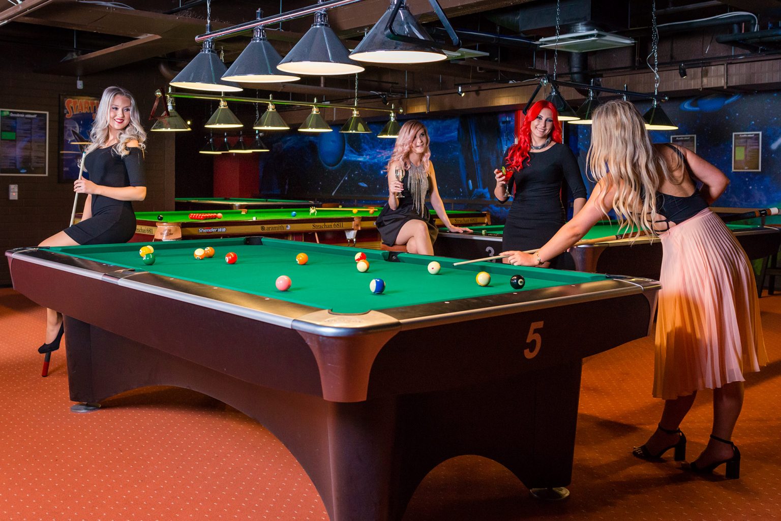 Space Bowling & Billiards Oulu